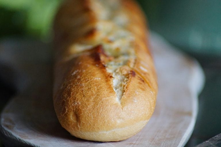 Mag een Hond Brood Eten? Alles wat je Moet Weten